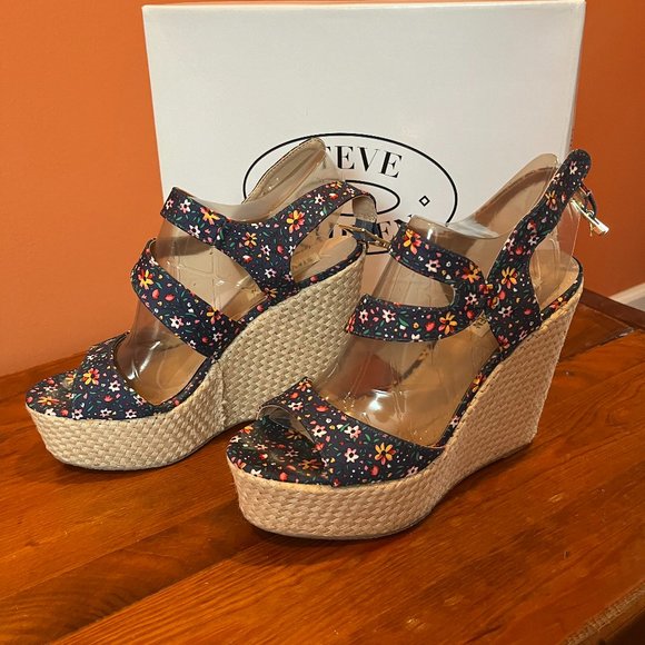 Steve Madden | Shoes | Steve Madden Floral Print Platform Sandals Size ...